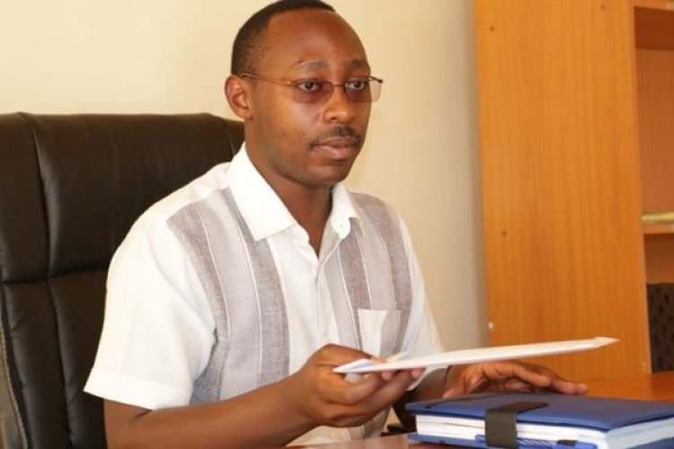 Bamwe mu bayobozi bitabiriye umuhango wo kwimika Umutware w'Abakono ...